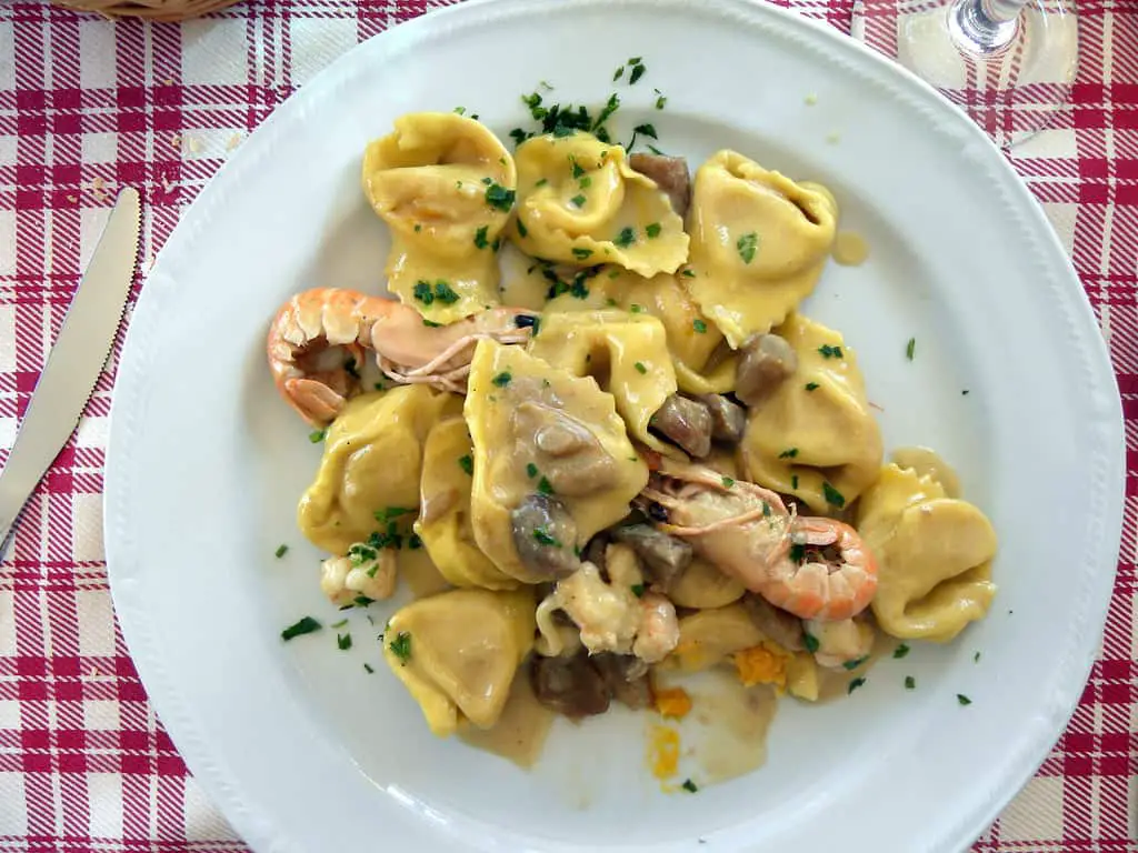 The Ultimate Italian Stuffed Pasta Guide | A Sprinkle Of Italy